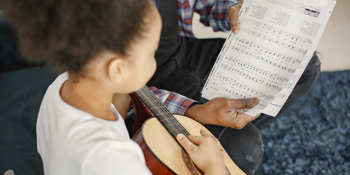 What Age to Start Music Lessons: A Parent’s & Adult Guide | B Amazing Music
